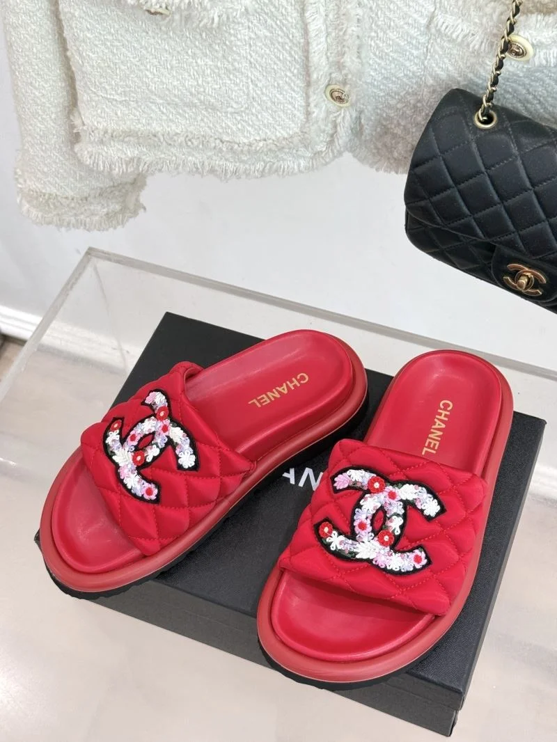Low-cost Chanel Slippers