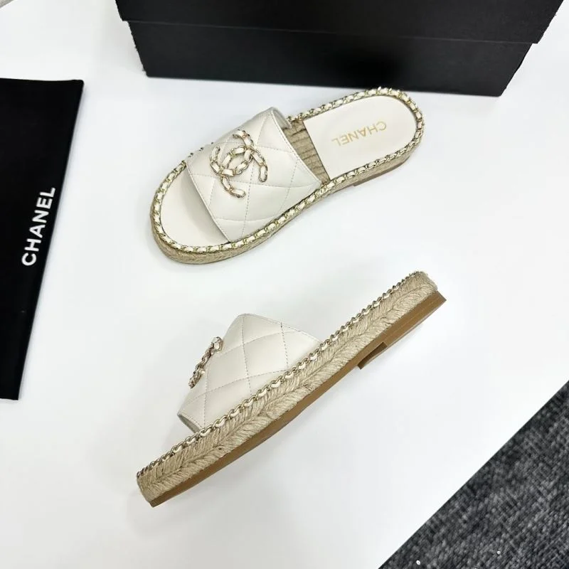 Low-cost Chanel Slippers