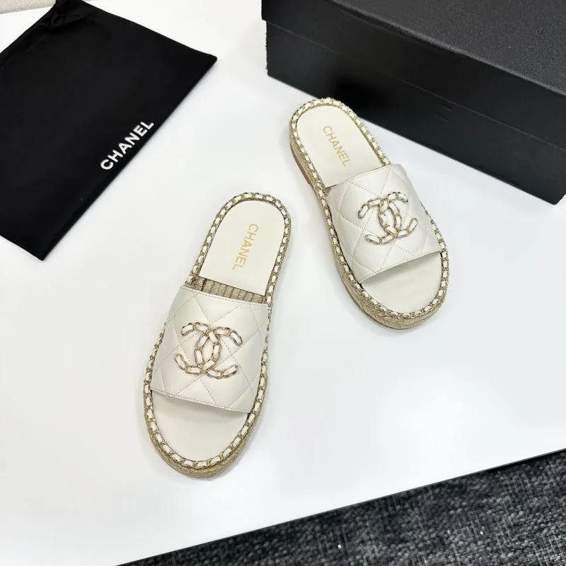 Low-cost Chanel Slippers