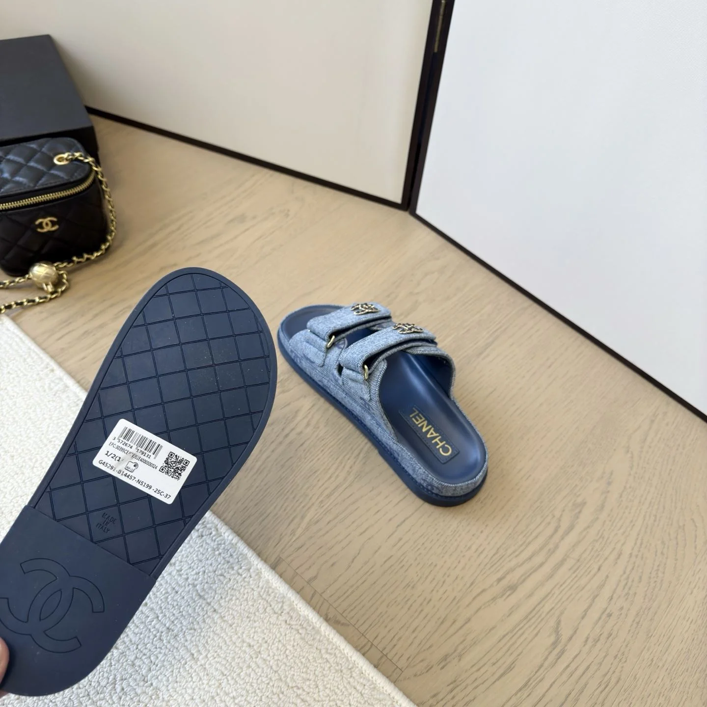 Brand-original Chanel Slippers