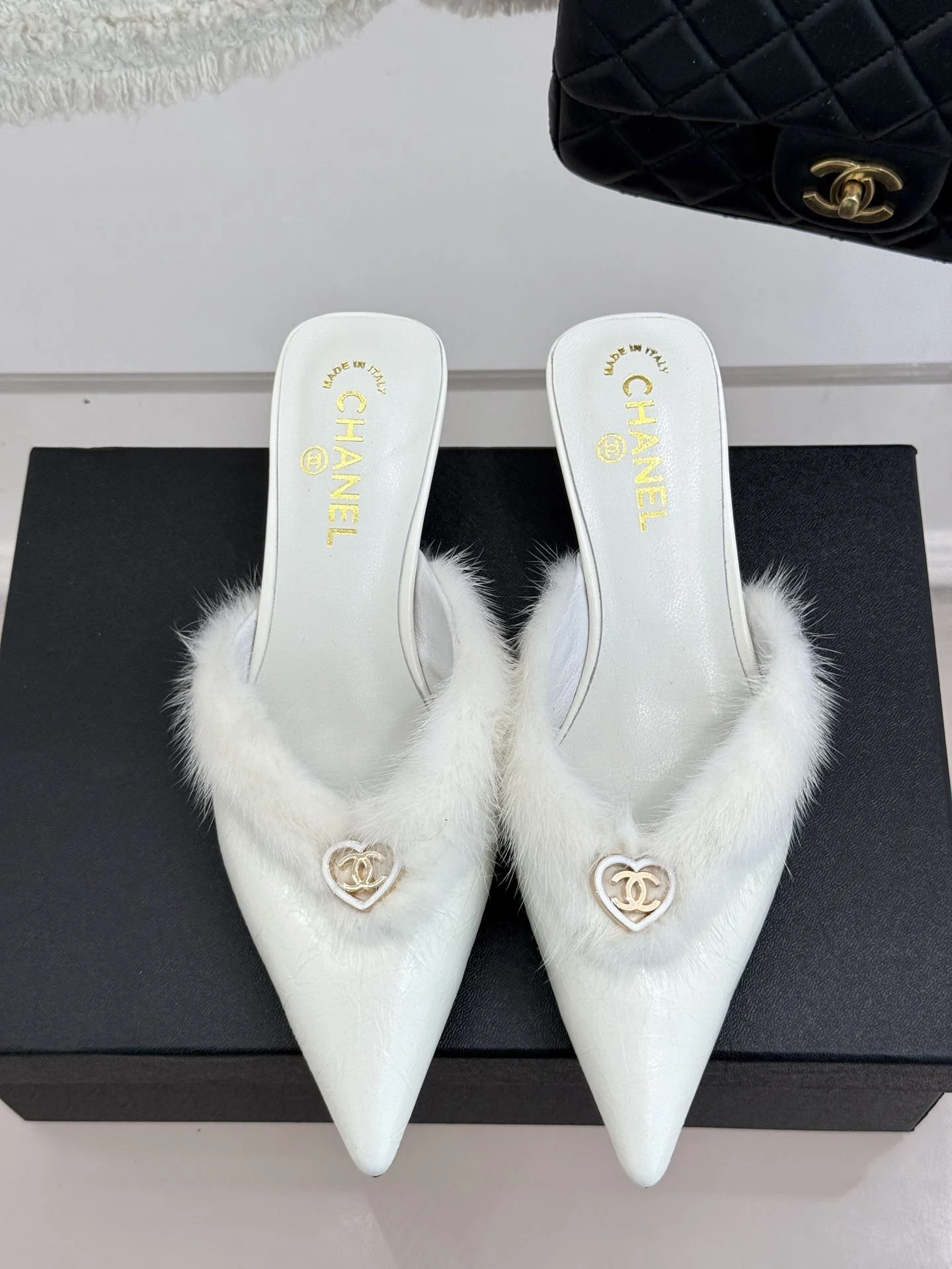 Accurate model Chanel Slippers