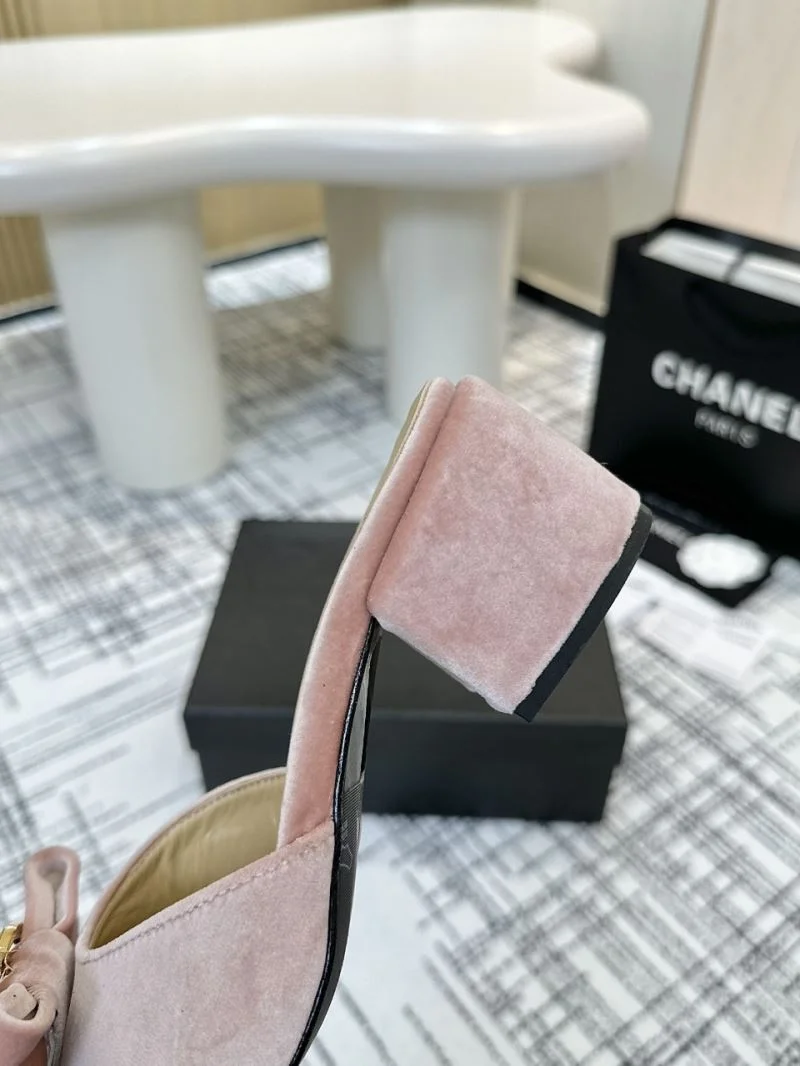 Low-cost Chanel Slippers