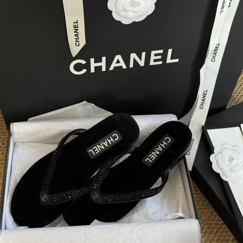 Accurate model Chanel Slippers