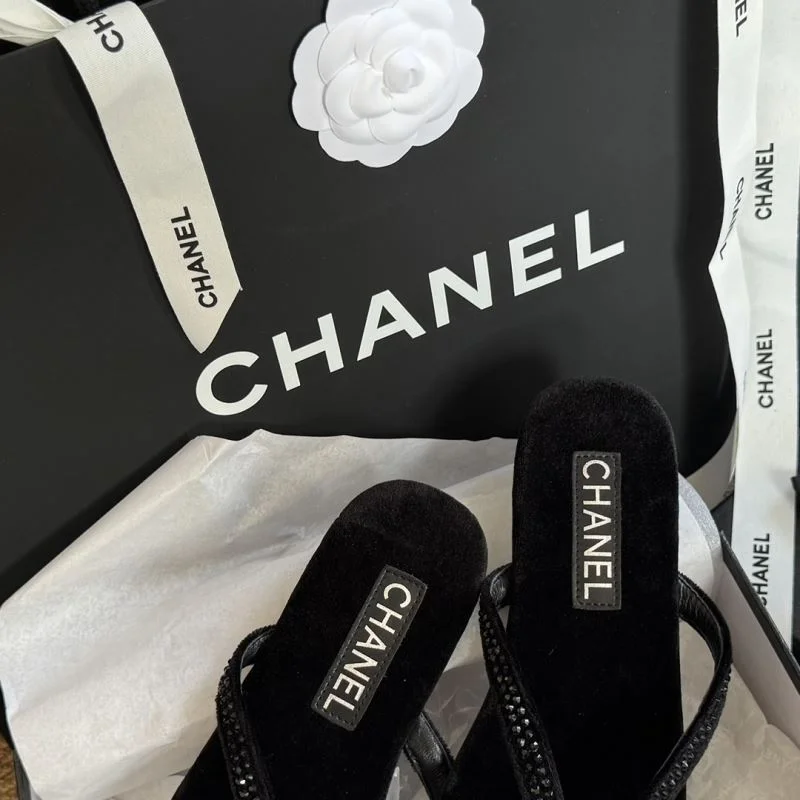 Accurate model Chanel Slippers