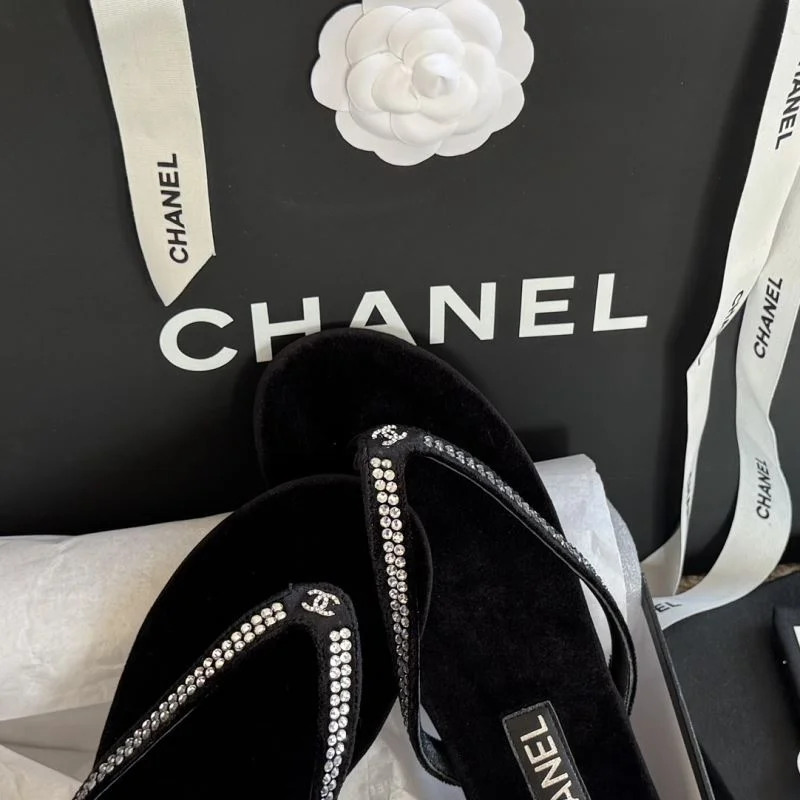 Accurate model Chanel Slippers
