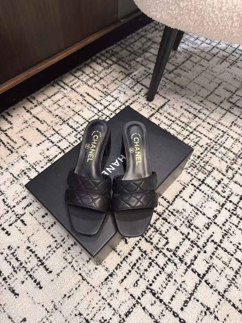 Accurate model Chanel Slippers