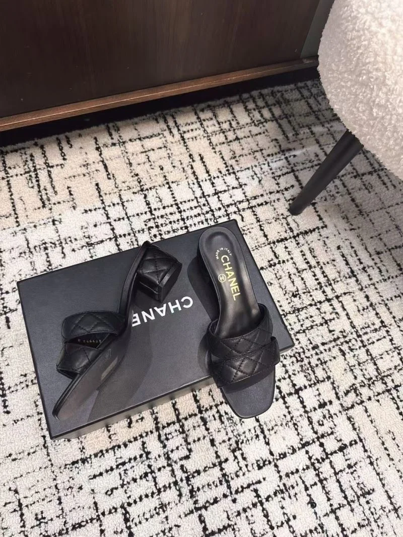 Accurate model Chanel Slippers