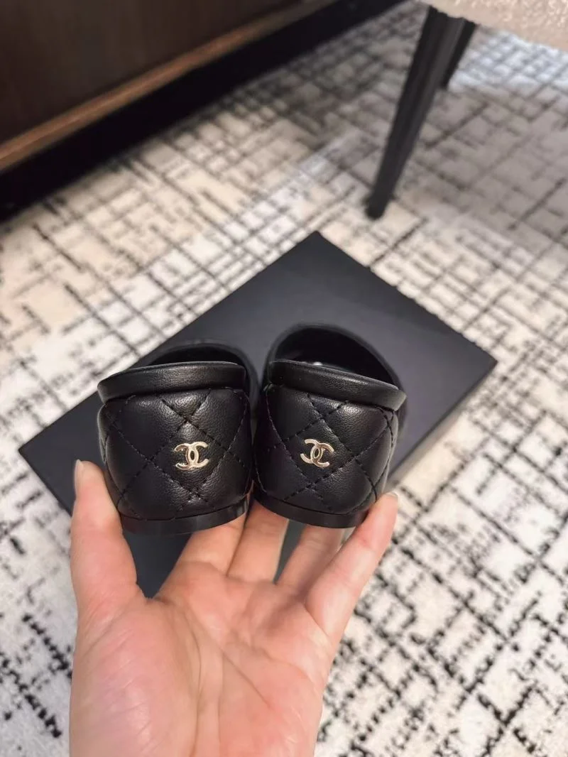 Accurate model Chanel Slippers