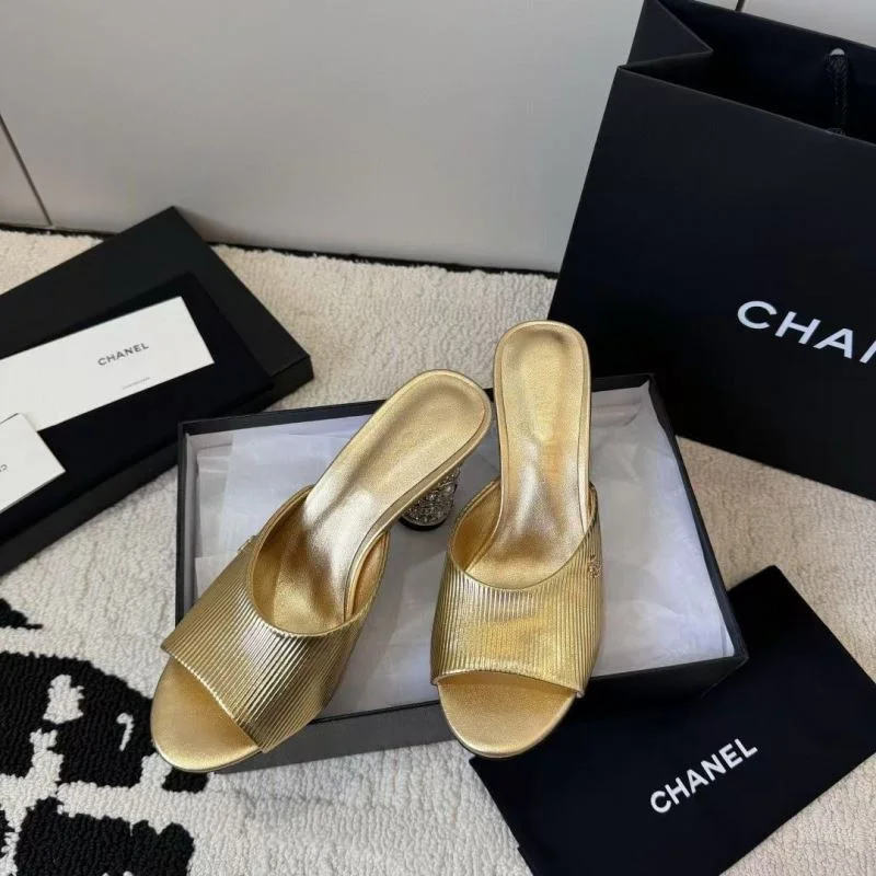 Low-cost Chanel Slippers