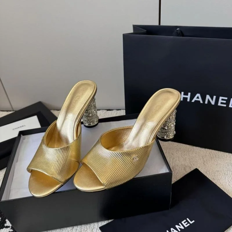 Low-cost Chanel Slippers
