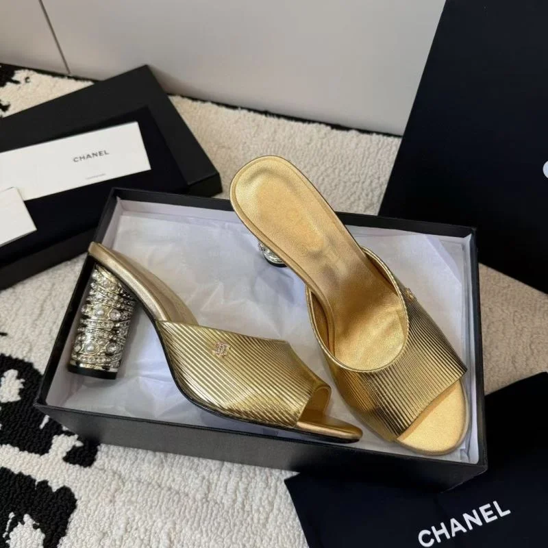 Low-cost Chanel Slippers