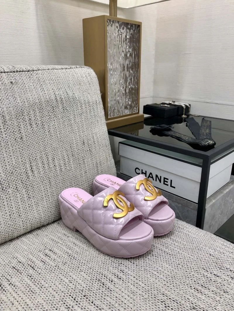 Low-cost Chanel Slippers