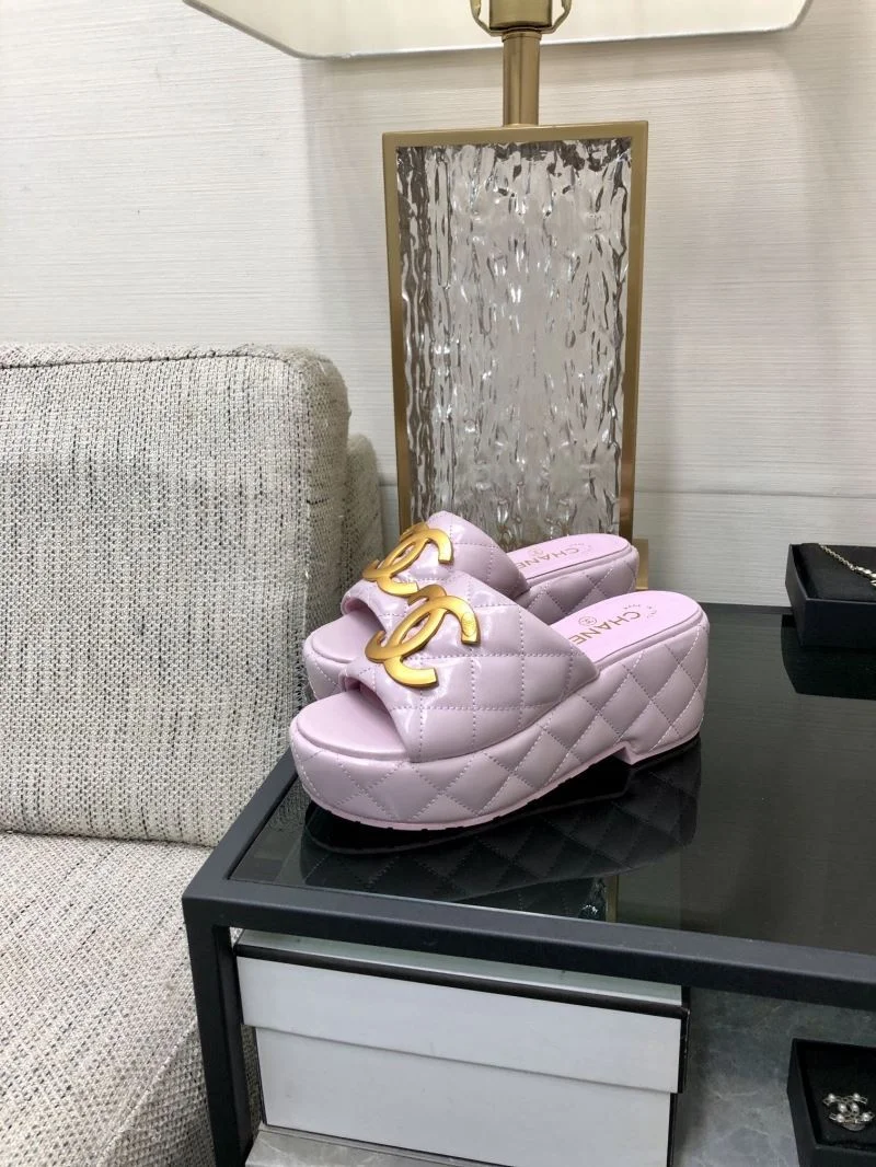 Low-cost Chanel Slippers