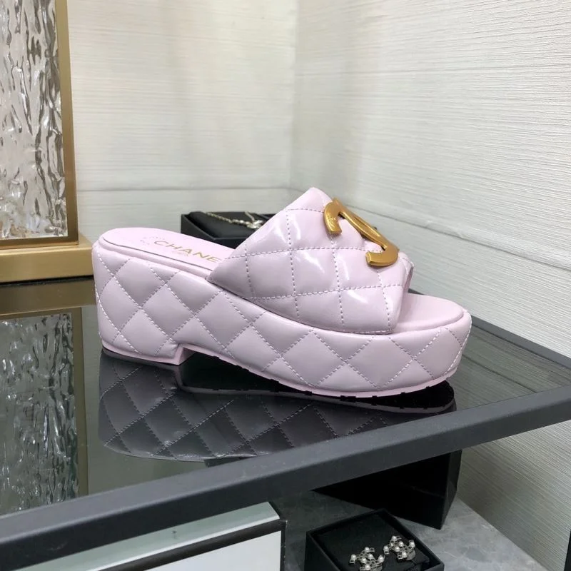 Low-cost Chanel Slippers