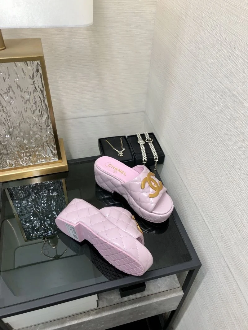 Low-cost Chanel Slippers