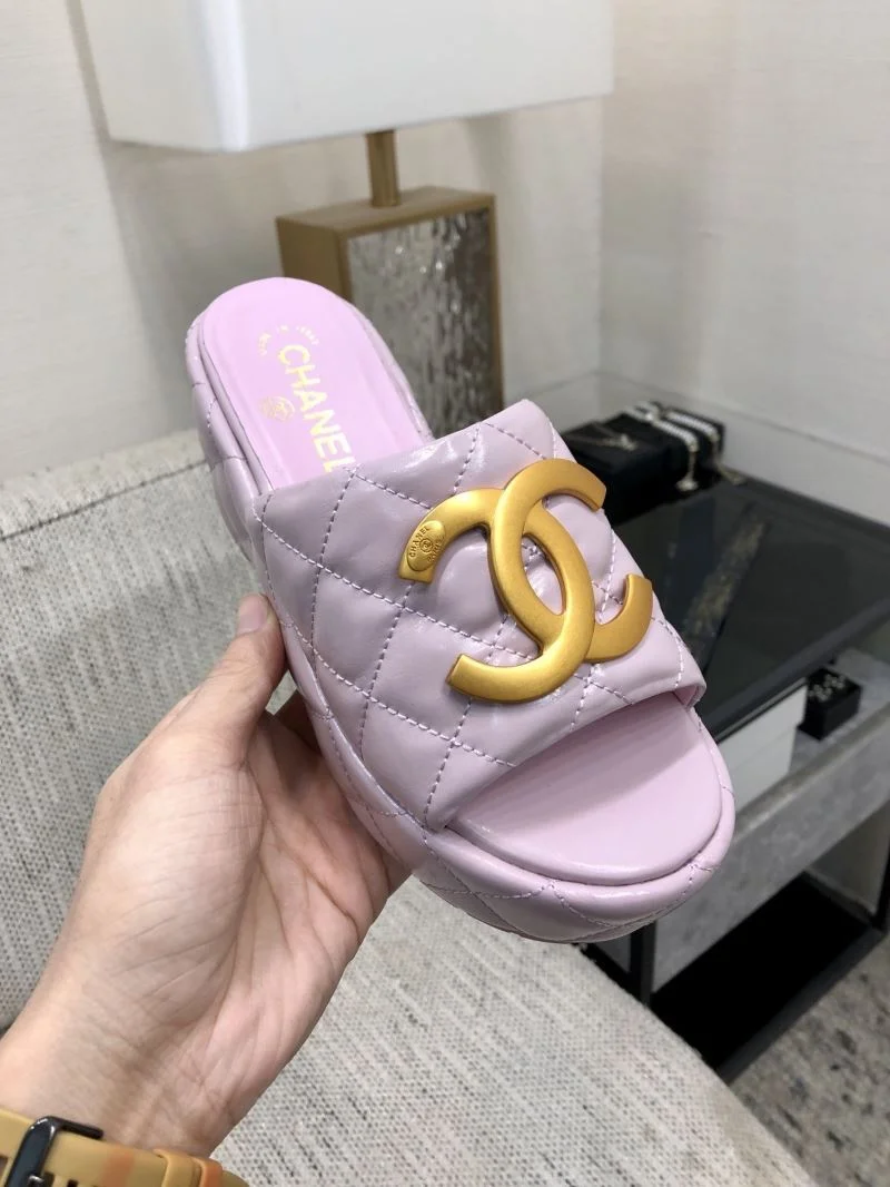 Low-cost Chanel Slippers