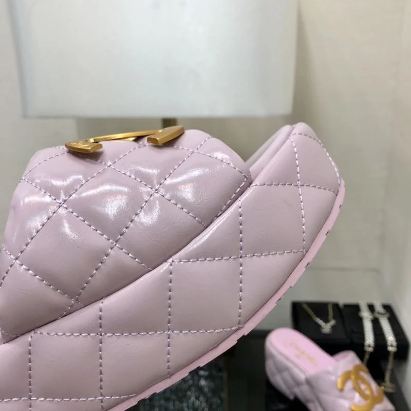 Low-cost Chanel Slippers
