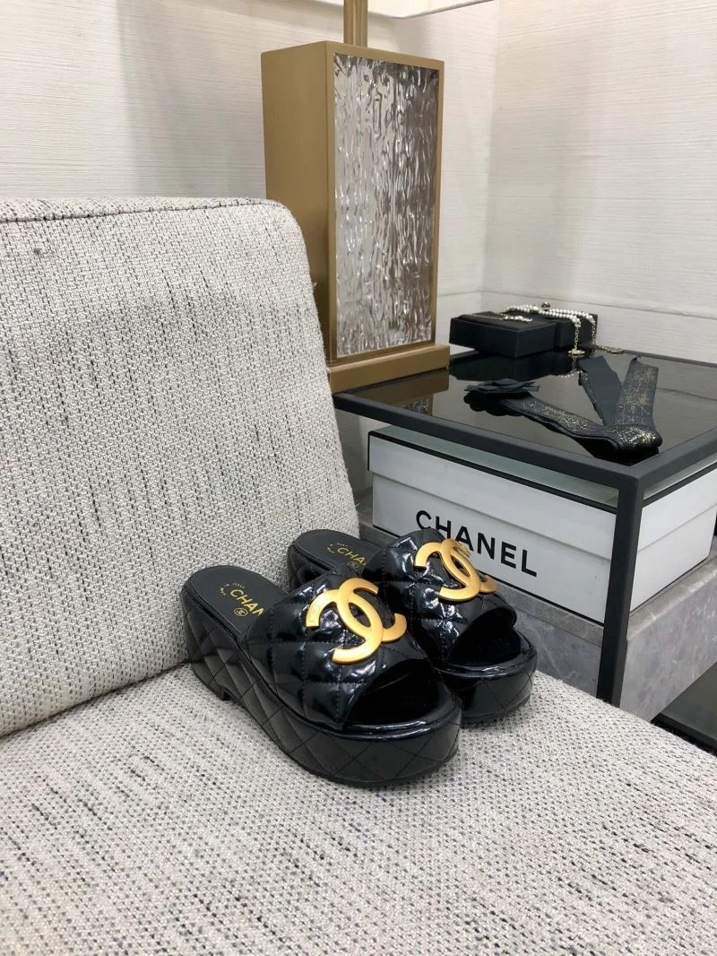 Accurate model Chanel Slippers