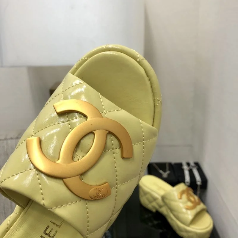 Top match Chanel Slippers