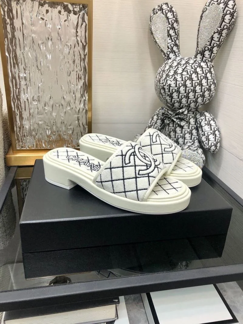 Top match Chanel Slippers