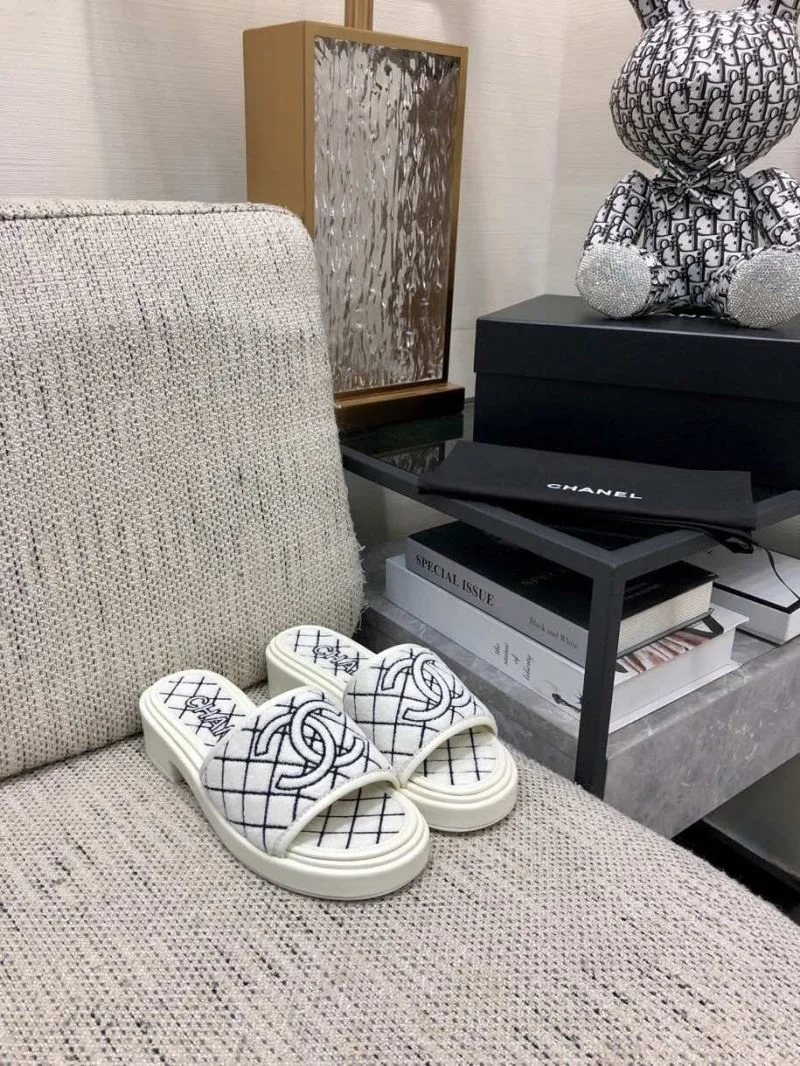 Top match Chanel Slippers
