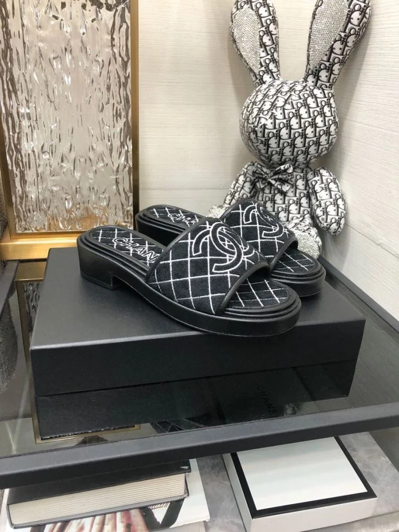 Top match Chanel Slippers