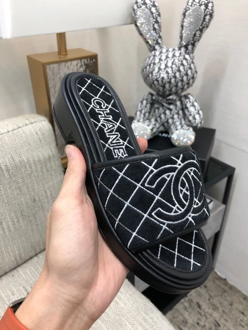 Top match Chanel Slippers