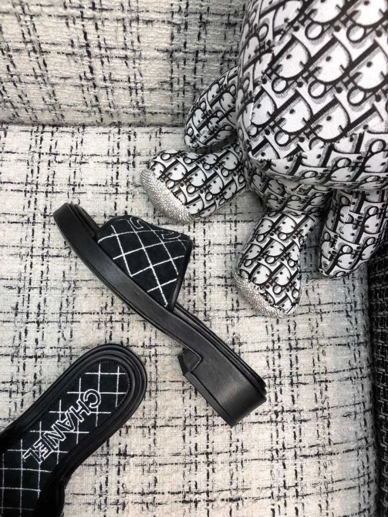 Top match Chanel Slippers