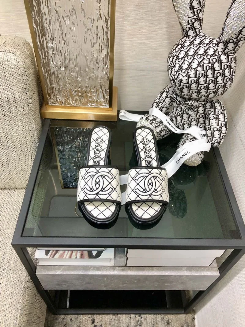 Accurate model Chanel Slippers