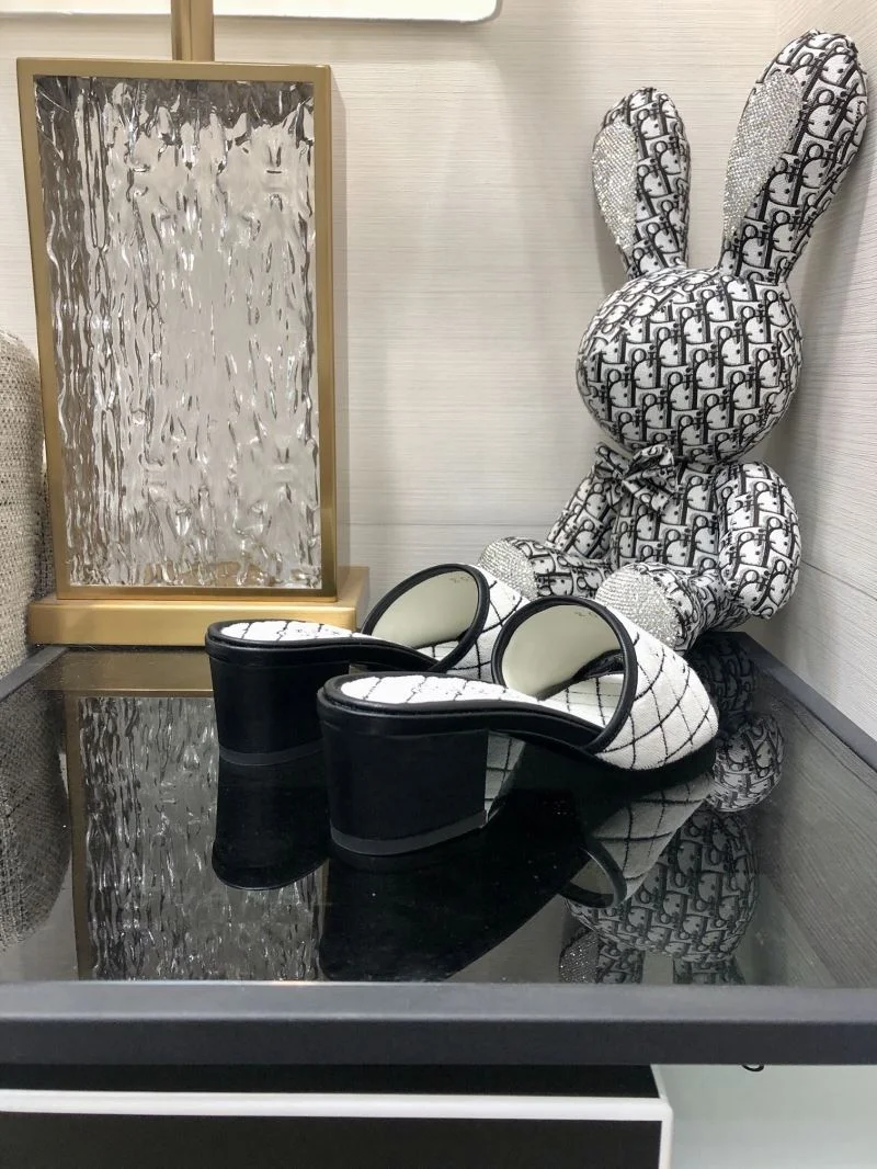 Accurate model Chanel Slippers