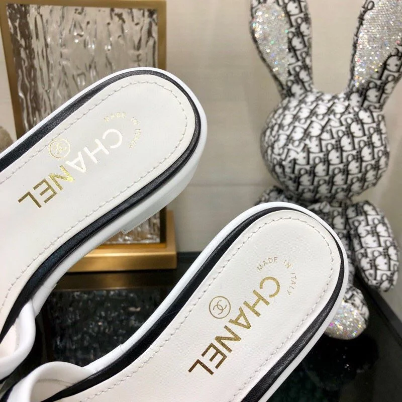 Low-cost Chanel Slippers