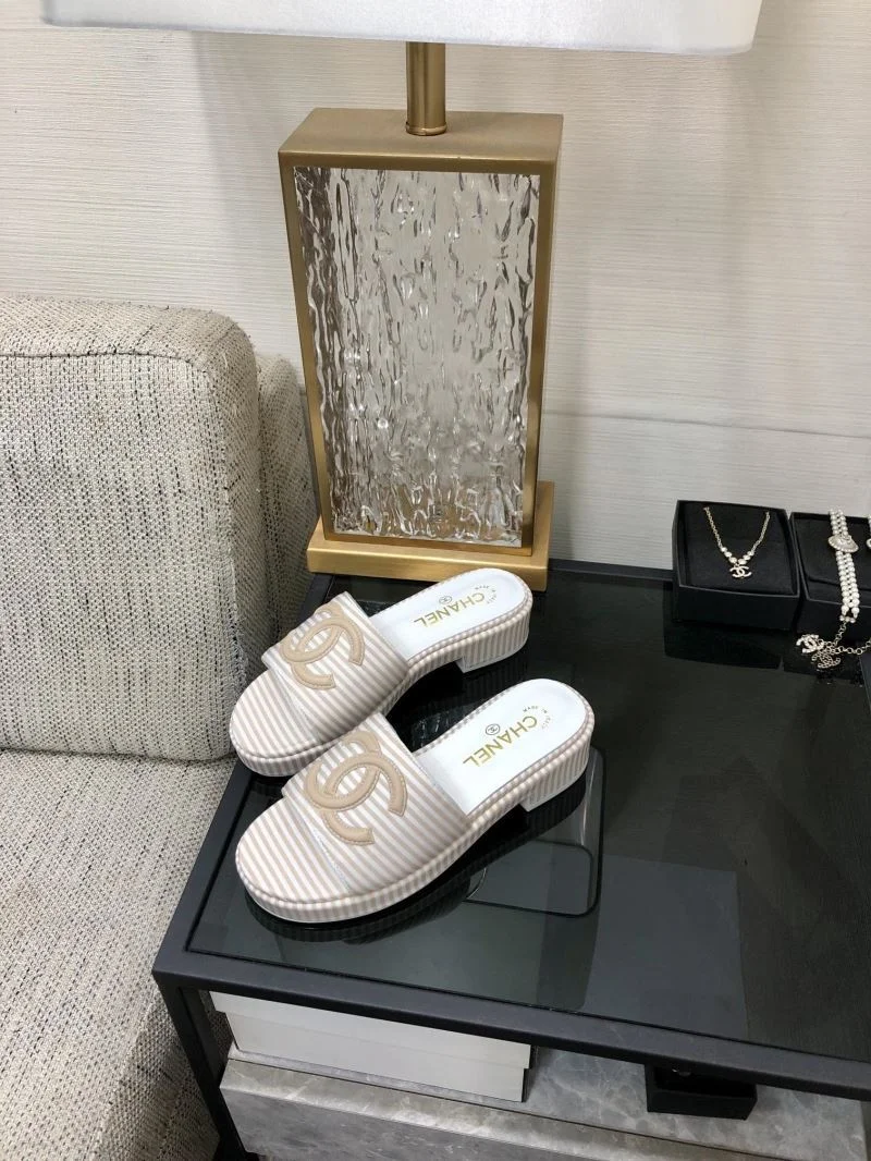Low-cost Chanel Slippers