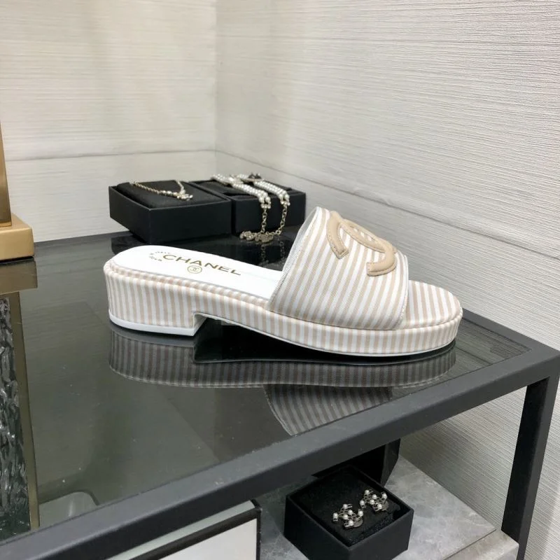 Low-cost Chanel Slippers