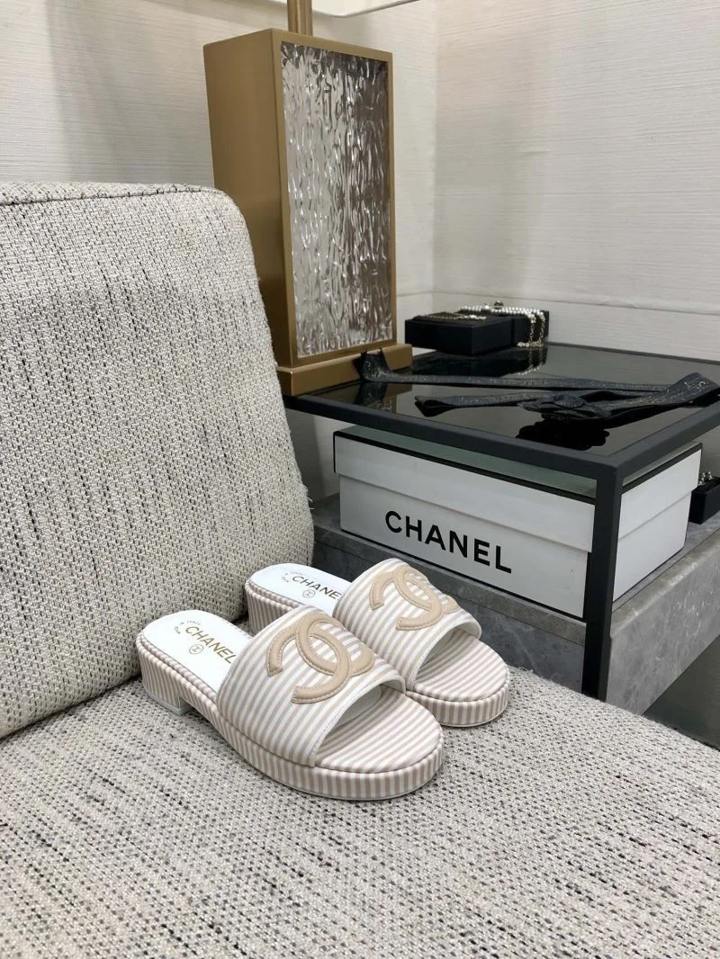 Low-cost Chanel Slippers