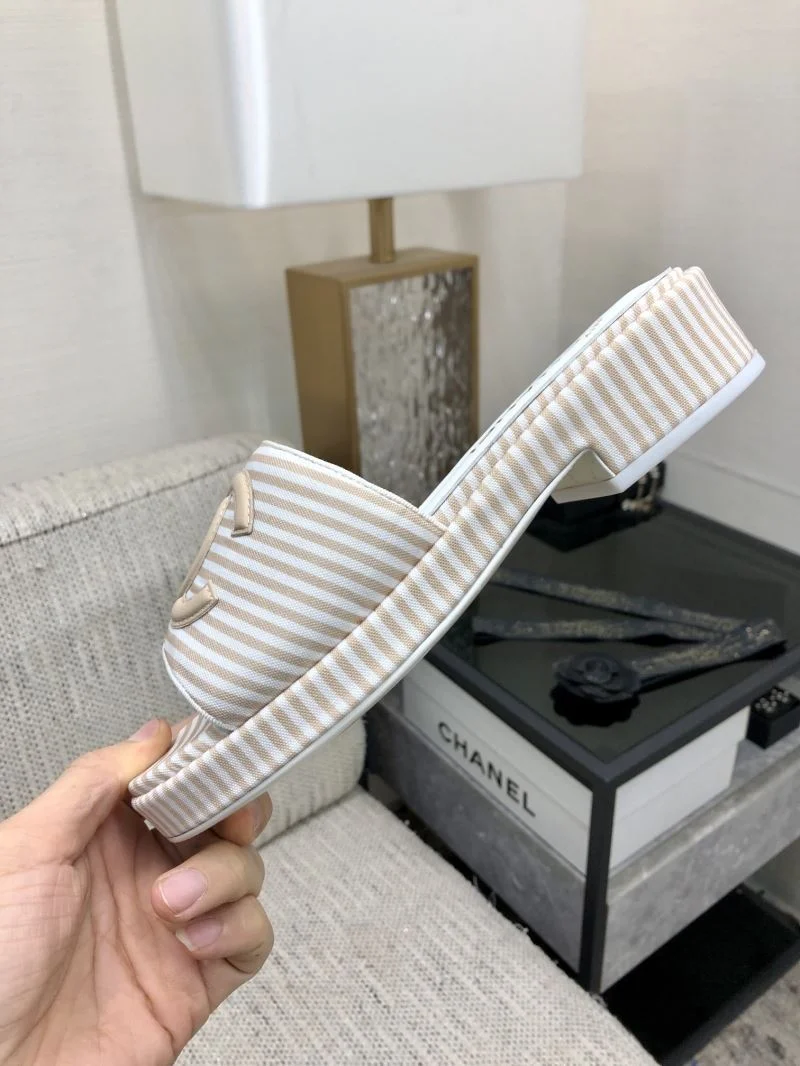 Low-cost Chanel Slippers