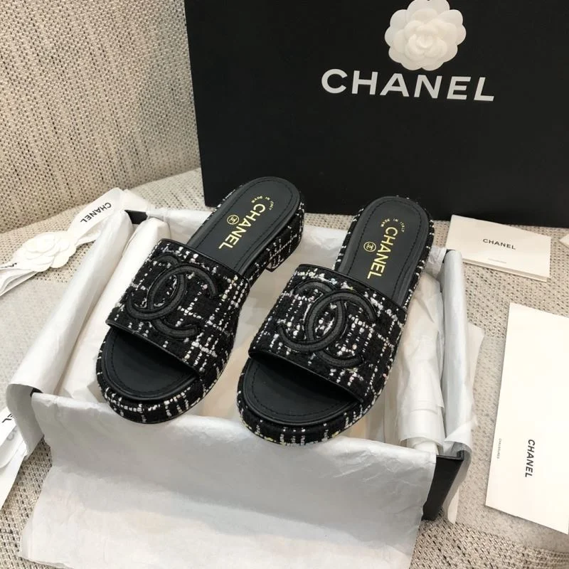 Top match Chanel Slippers