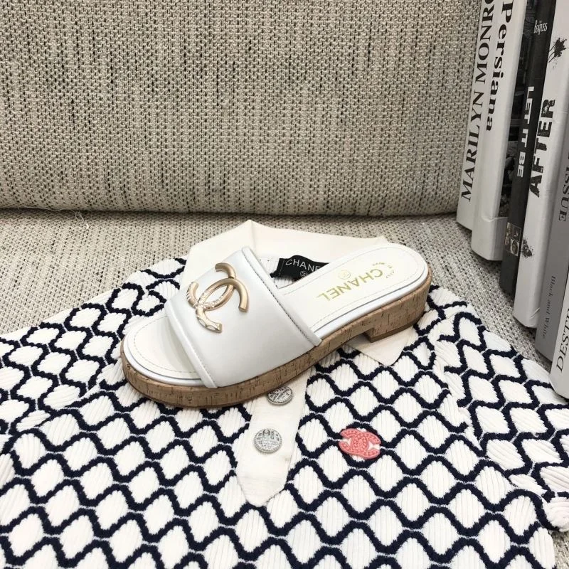 Accurate model Chanel Slippers
