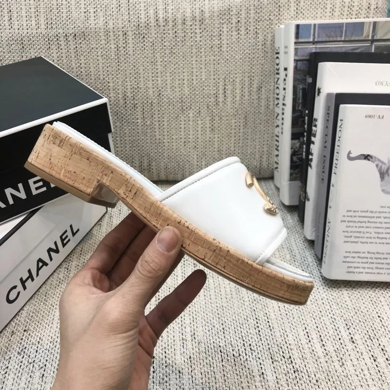Accurate model Chanel Slippers