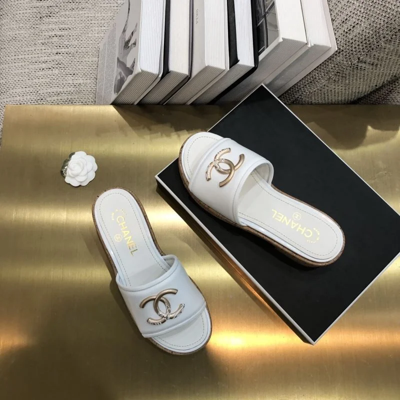 Accurate model Chanel Slippers