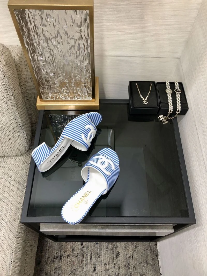 Low-cost Chanel Slippers