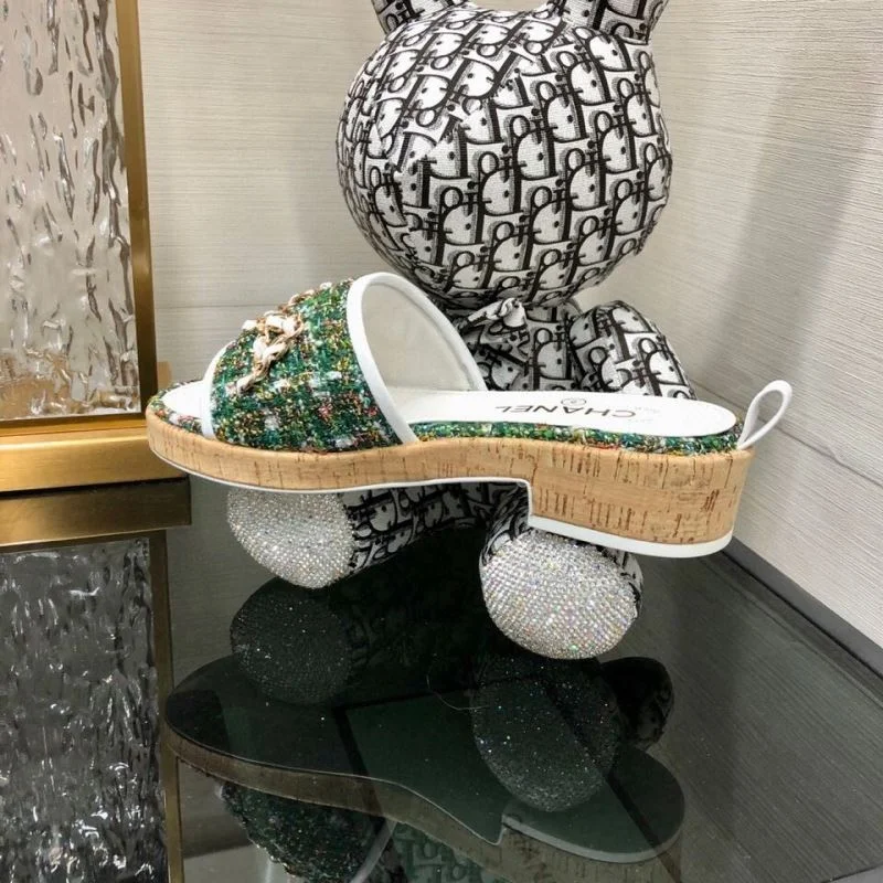 Top mirror Chanel Slippers