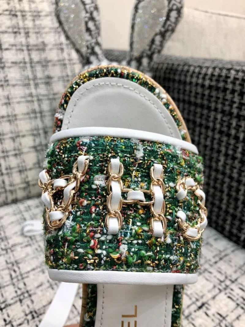 Top mirror Chanel Slippers