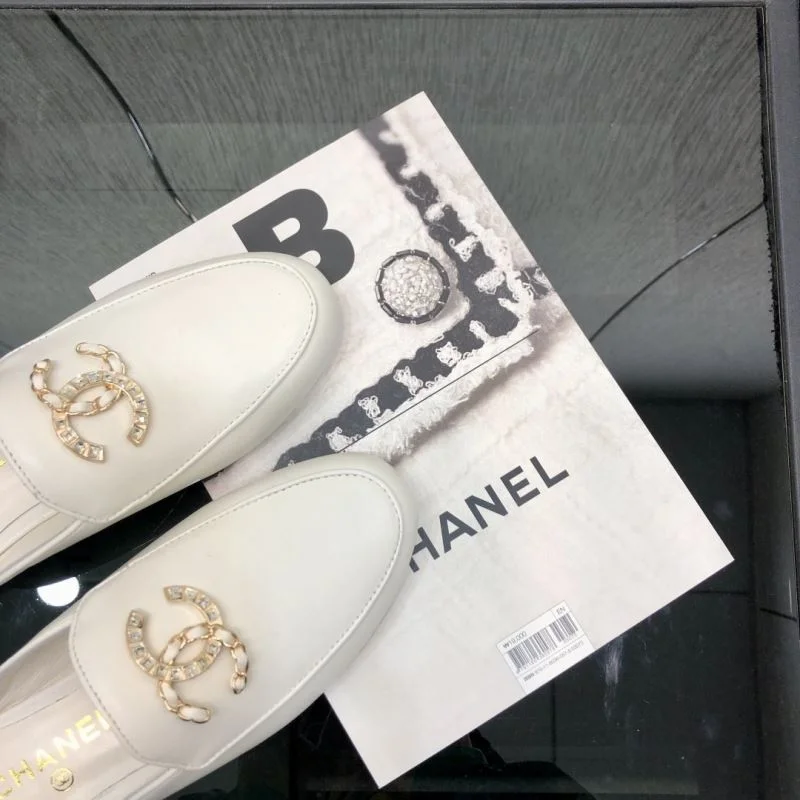Top mirror Chanel Slippers