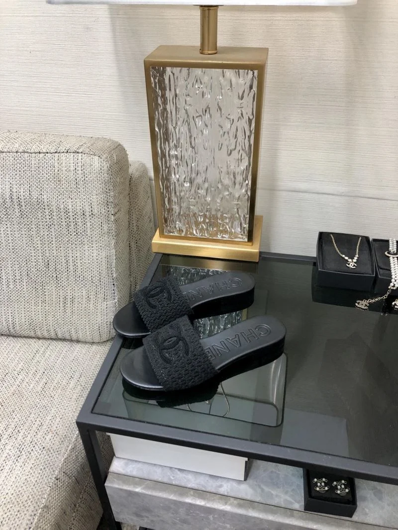 Top mirror Chanel Slippers