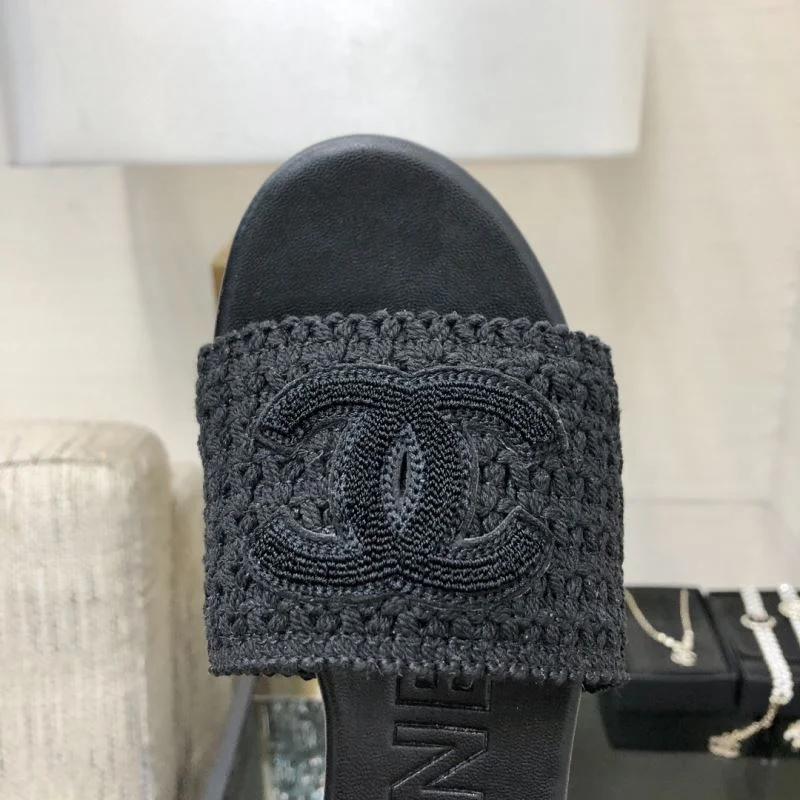 Top mirror Chanel Slippers