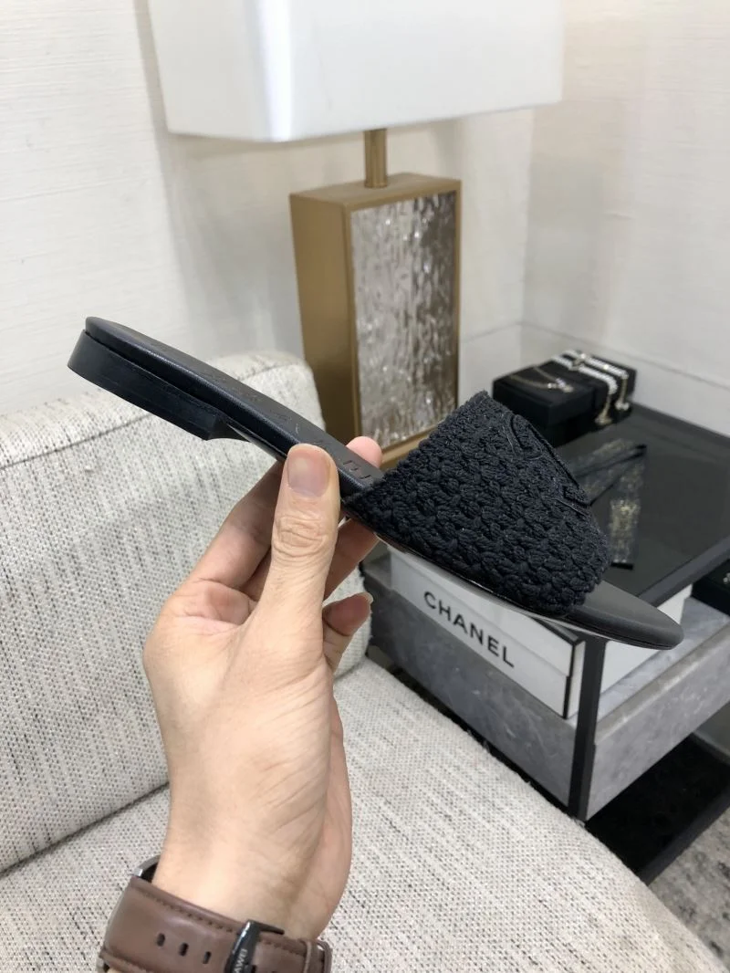 Top mirror Chanel Slippers