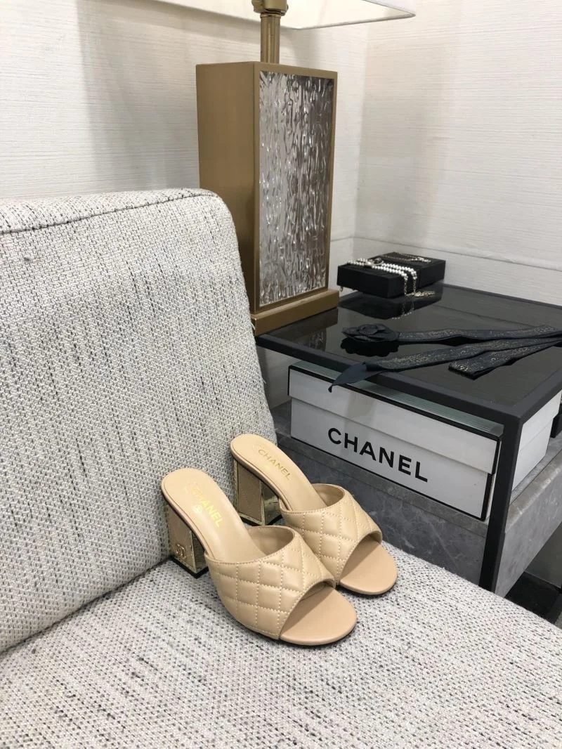 Top mirror Chanel Slippers