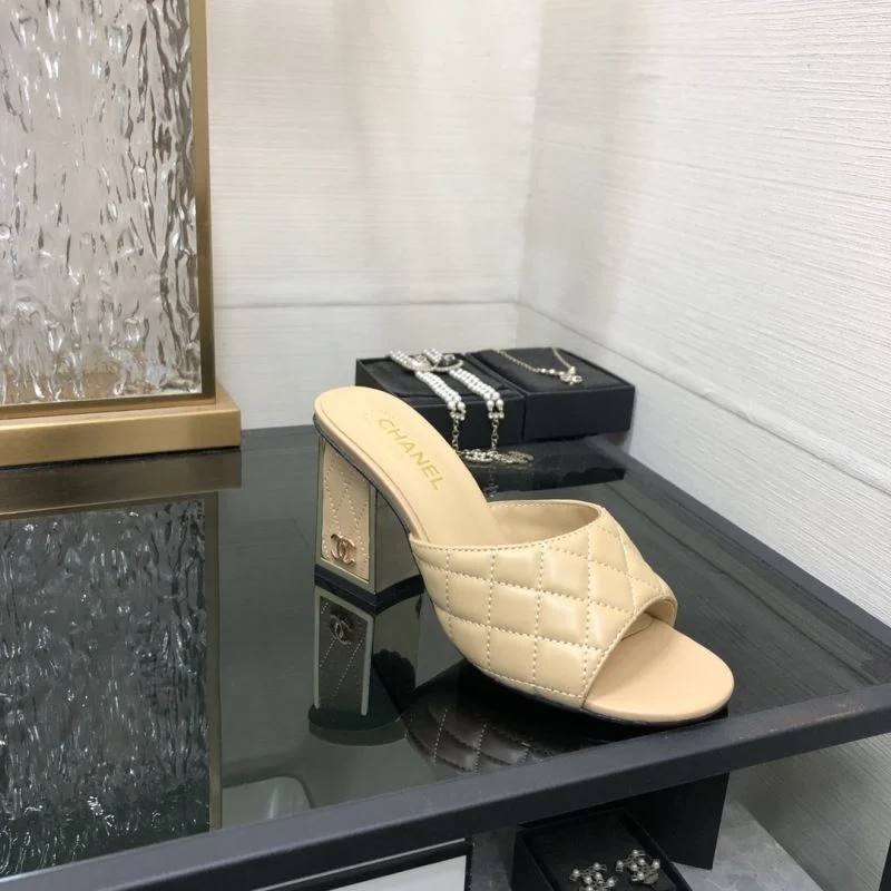 Top mirror Chanel Slippers