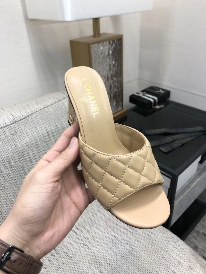 Top mirror Chanel Slippers