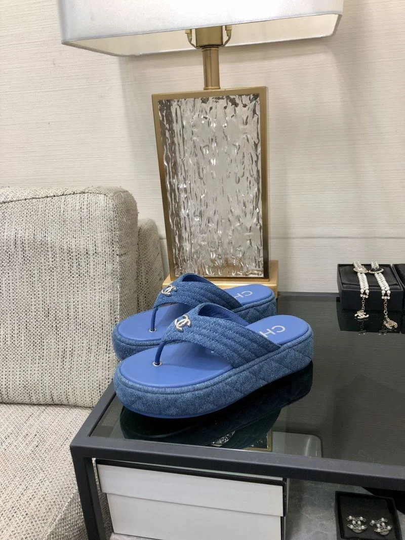 Low-cost Chanel Slippers